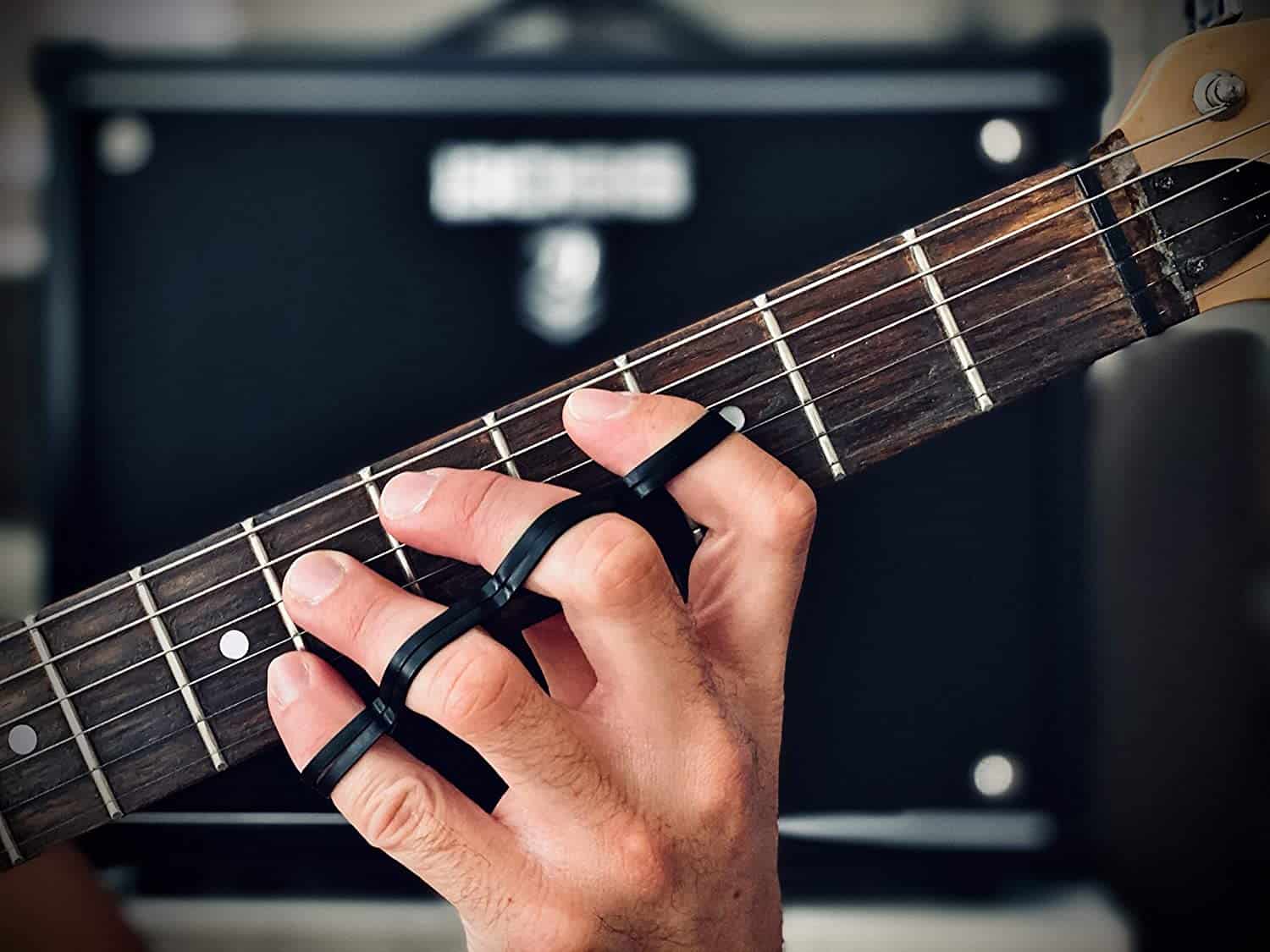 Best Gifts For Guitar Players In 2025 Under $25