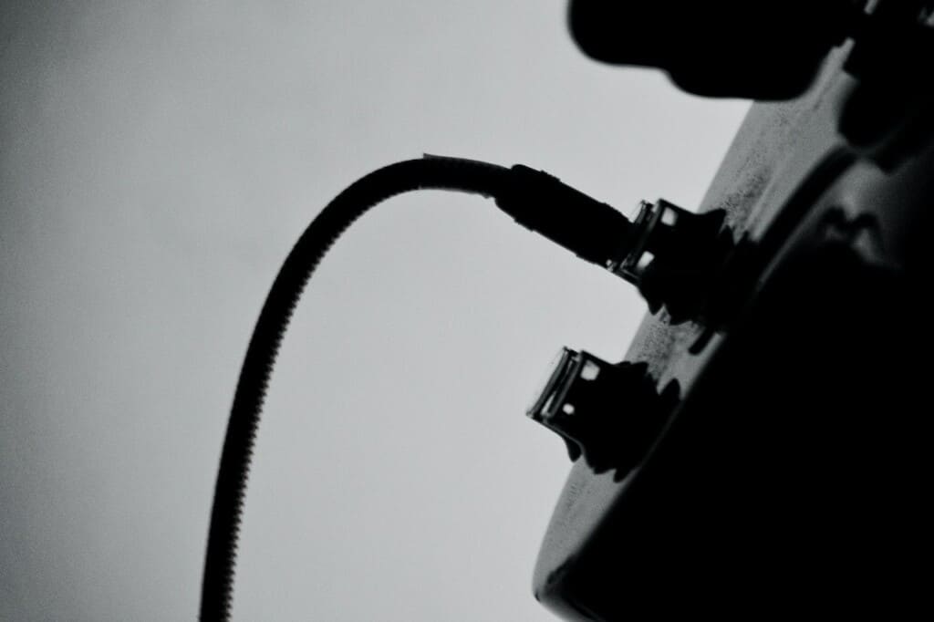 10 Must-Have Guitar Gear Every Guitarist Needs | All Stringed