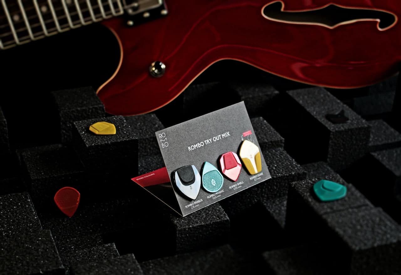 10 Must-Have Guitar Gear Every Guitarist Needs | All Stringed