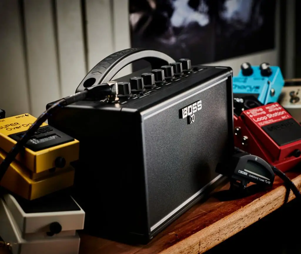 How Do I Connect A Mini Guitar Amp To A Pedal?