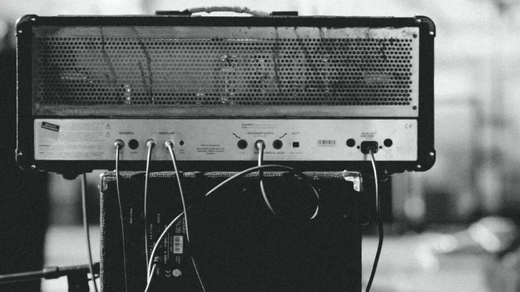 How To Build A Guitar Amp From Scratch | All Stringed