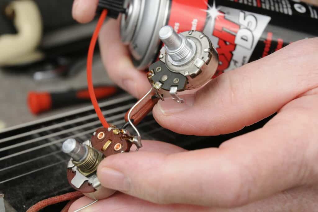How To Clean Guitar Amp Pots | All Stringed